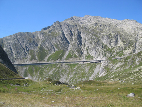 The St. Gotthard Pass, En Français! – CyclingEurope.org